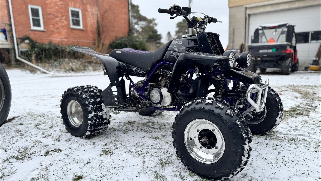 Ripping the banshee in the snow/ice - YouTube