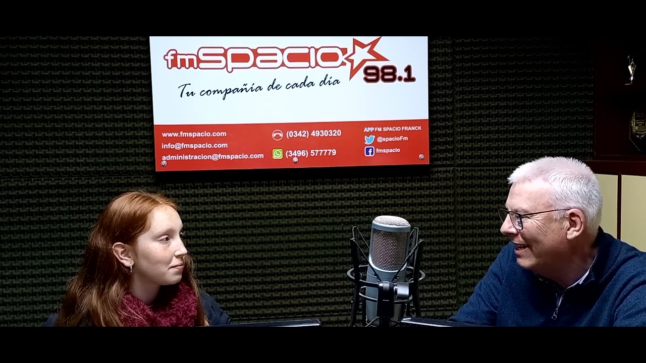 Ámbar Schmidt, patinadora franckina en FM Spacio - YouTube