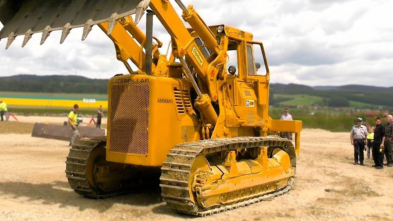 AMAZING VINTAGE CONSTRUCTION MACHINES IN OPERATION - YouTube