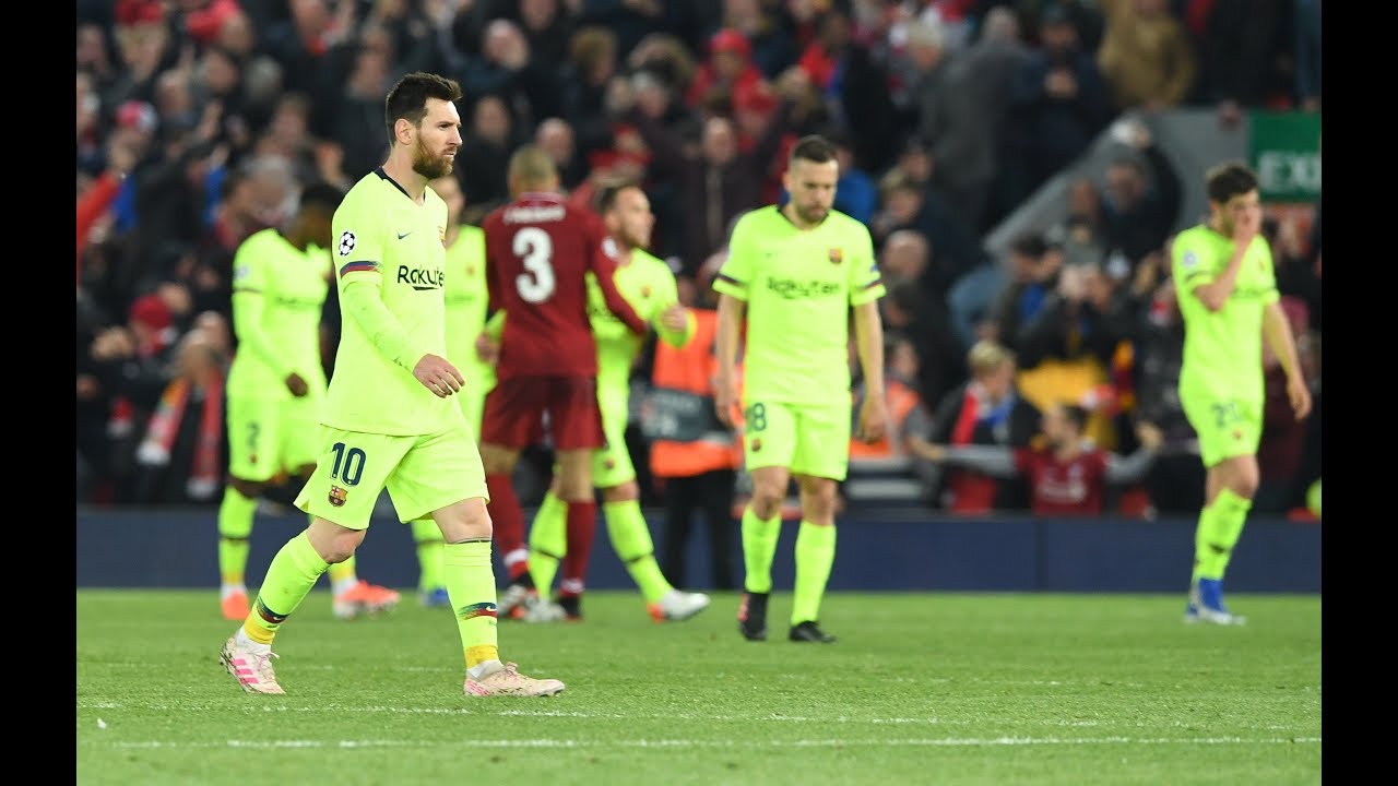 Messi caminó solo en Anfield - YouTube