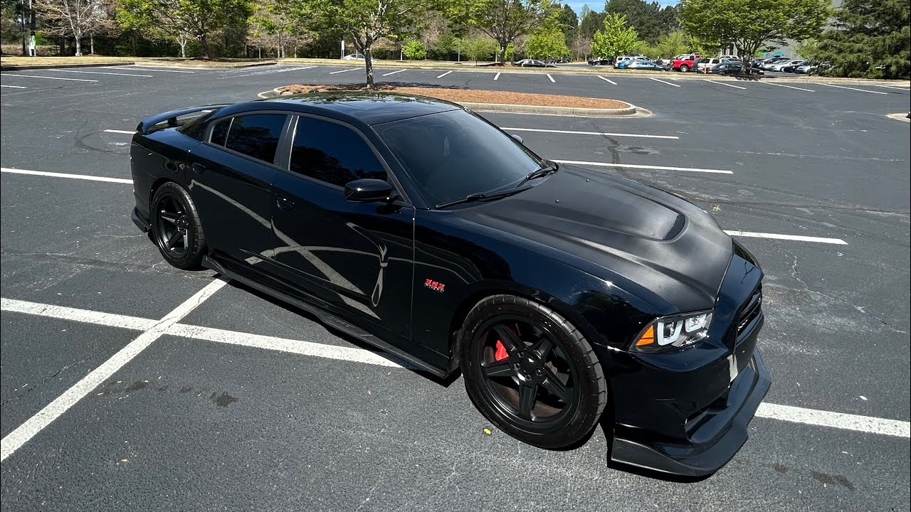 I RACED A HELLCAT IN MY DODGE CHARGER SRT8 😳 - YouTube