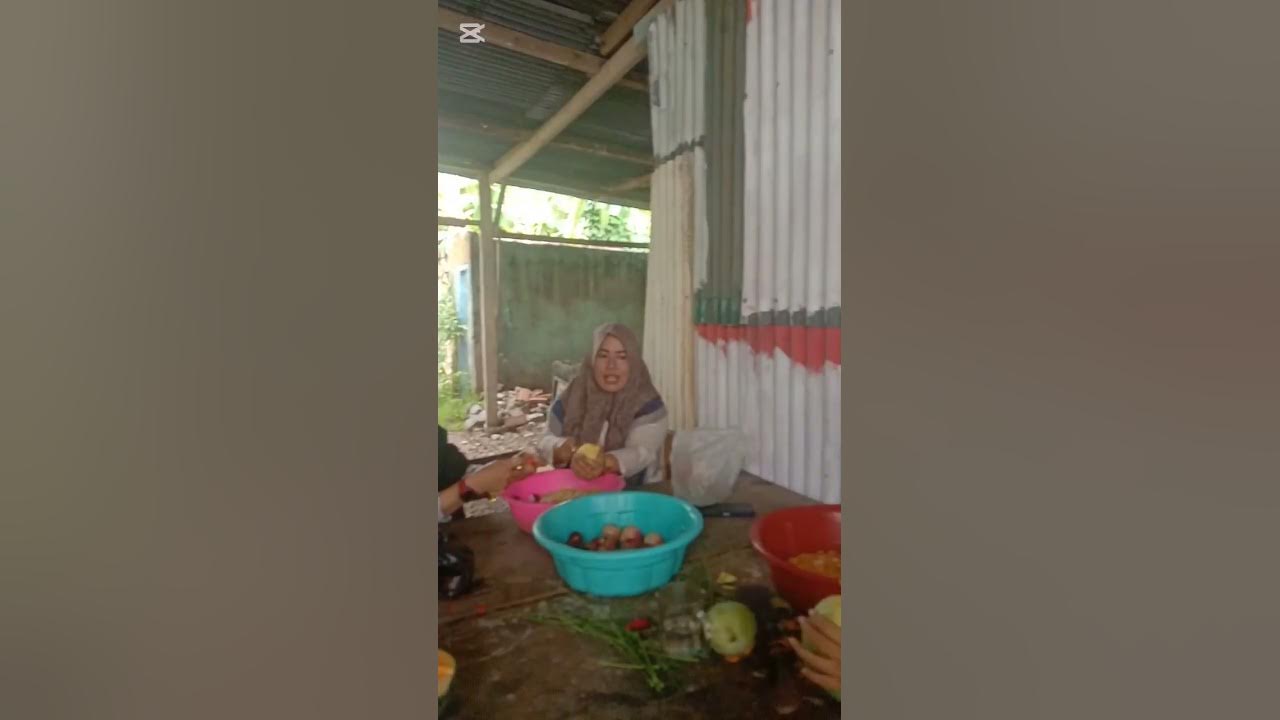 Indahnya kebersamaan menolong dengan hal yang kecil - YouTube