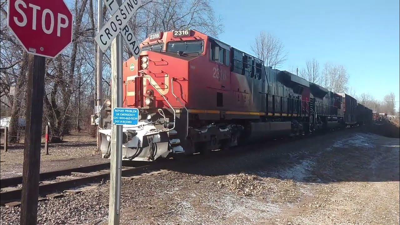 CN 2316 Leads Manifest Into Green Bay Yard - YouTube
