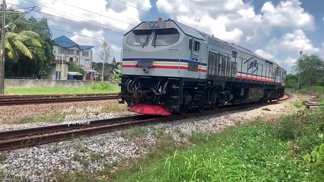 KTMB Class 26113 Tanjung Puteri locomotive leaving the Jalan Kastam ...