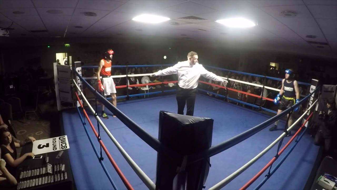 Ultra White Collar Boxing | Hull | James Hudson VS Lester Barlett - YouTube