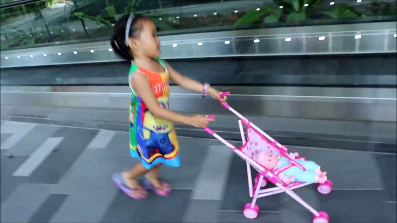 Donna The Explorer Visits Google Office in Singapore - YouTube