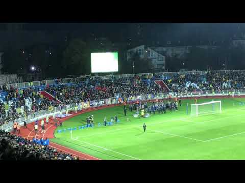 Tifozet e Kosoves kendojne Besa-Bese