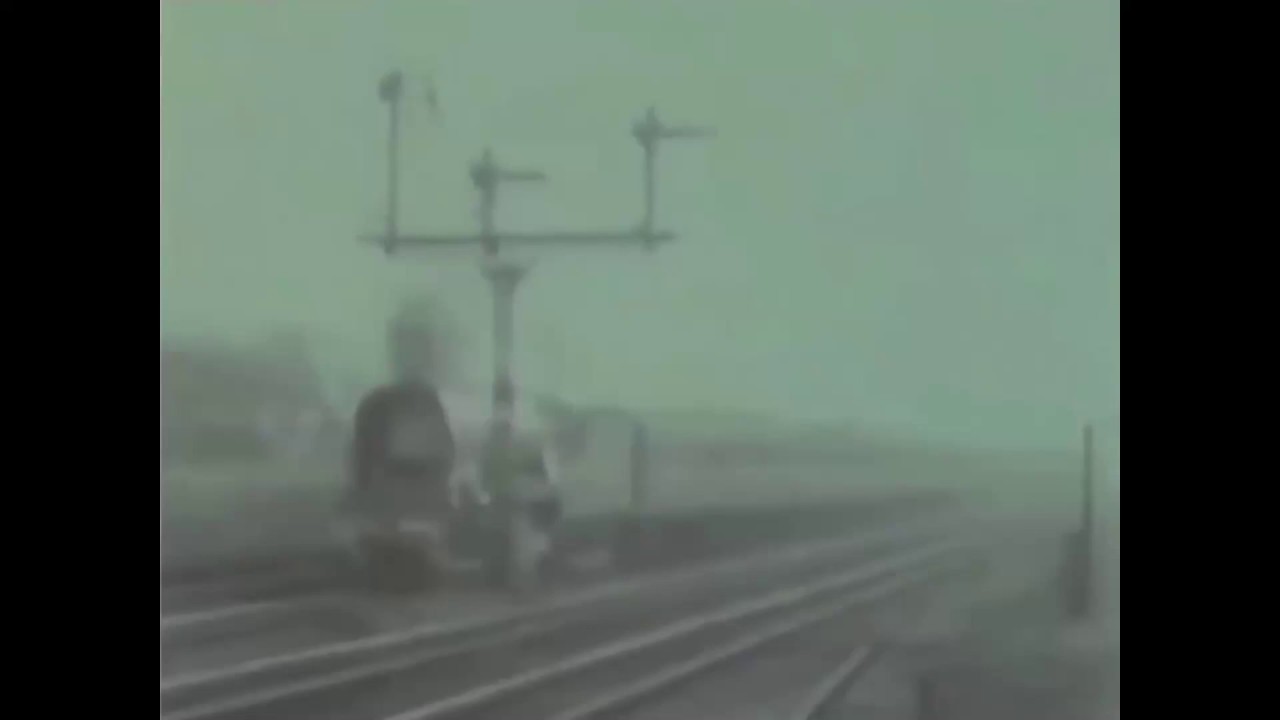 Gresley P2 Mikado 2002 Earl Marischal at speed on the East Coast ...