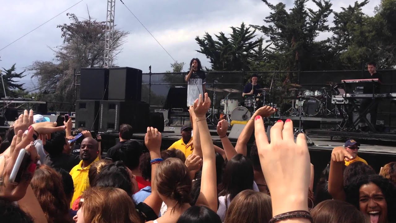 AlunaGeorge - White Noise @ UCSB Extravaganza 2015 - YouTube