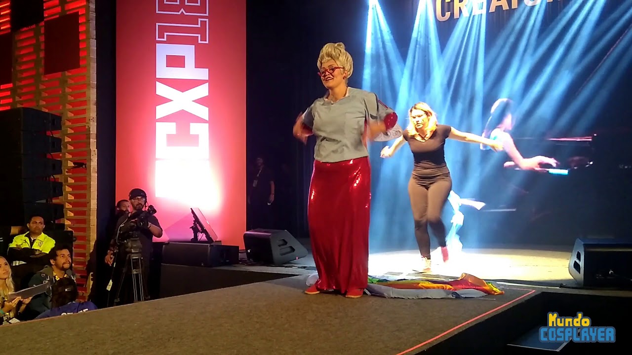 Apresentação de Fada Madrinha de Shrek no Concurso Cosplay da CCXP 2018 ...