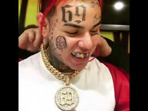 Woow!!? 6IX9INE gets 1.000.000 dollars for necklace - YouTube