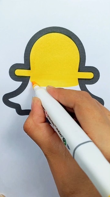 Snapchat logo colouring 💛#ytshorts #art #drawingideas #drawing #colour ...