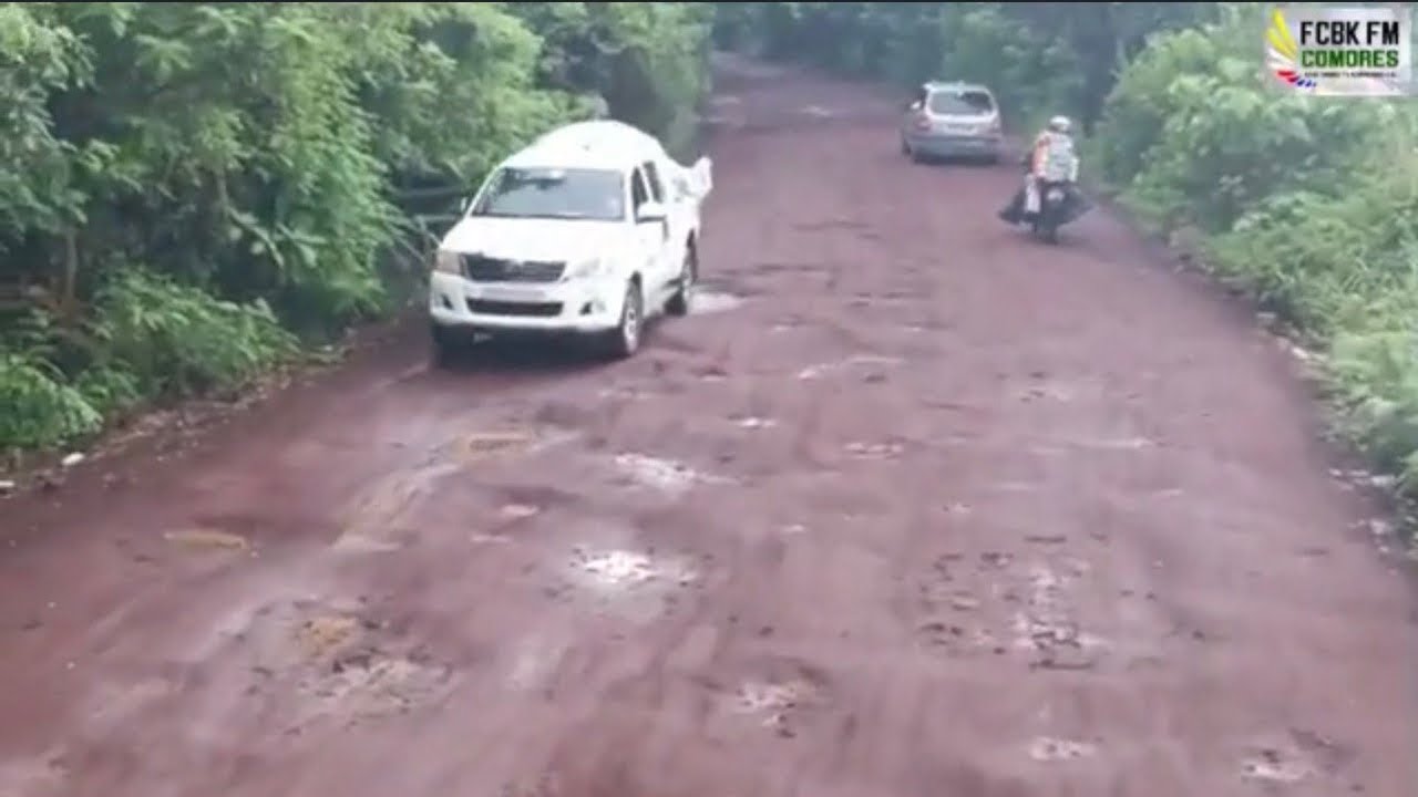 La situation actuelle de la route de Itsoudzou-Bahani plusieurs régions ...