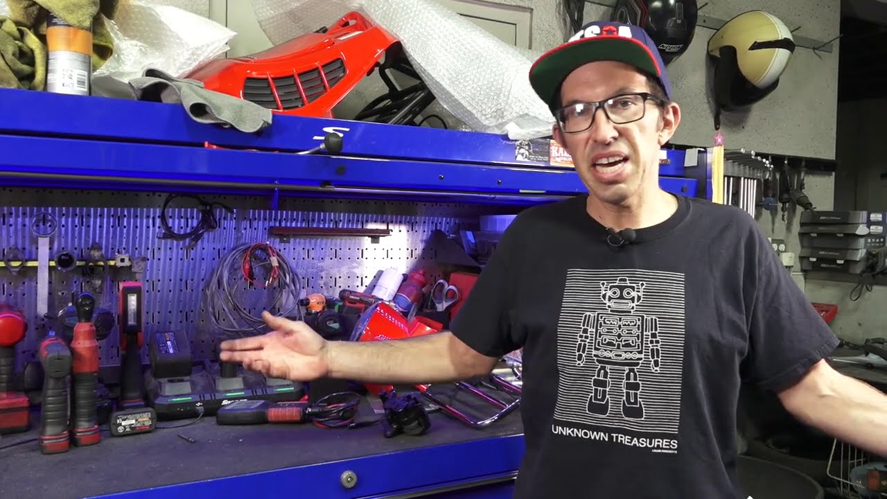 What's Inside Robot's Toolbox?? - YouTube