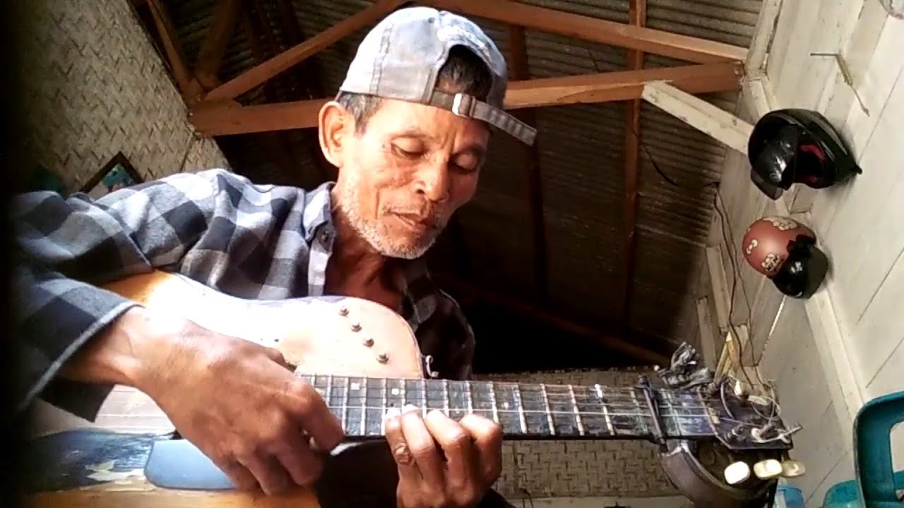 Instrumen Gitar Clasik Pengamen Tua - YouTube