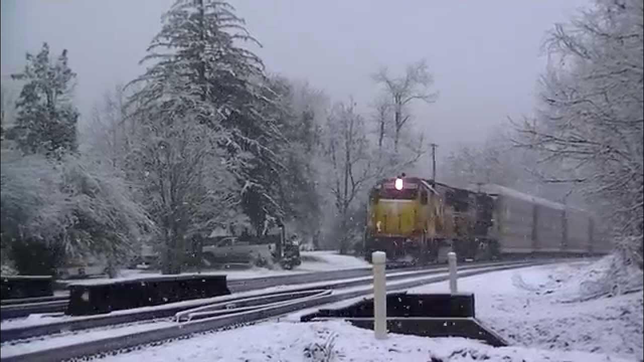 NS 27V Autorack in Snow at Elliston, VA - YouTube