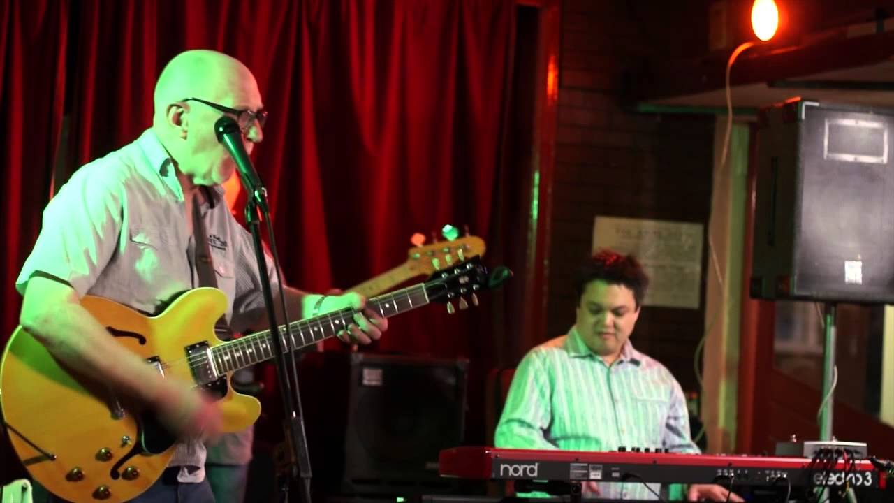 Pete Harris Blues Band @ The Bent Brief - Long Tall Shorty - YouTube