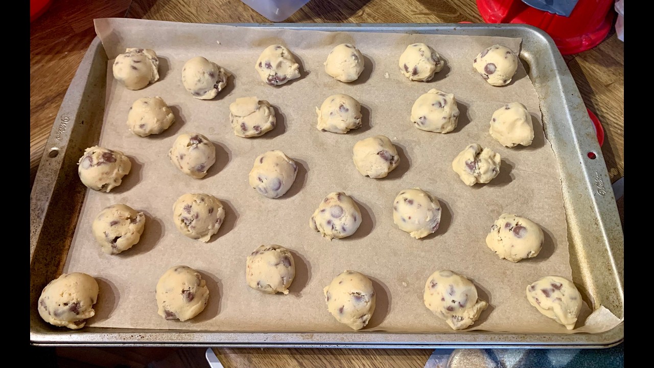 Easiest Best Gooey Mouth Watering Delicious Chocolate Chip Cookies ...
