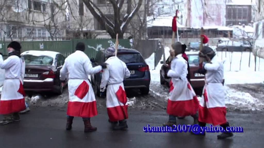 TRADITII DE CRACIUN IN BUCURESTI*URSUL*23 dec 2012 - YouTube