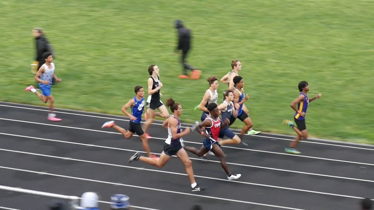 Hectic Boys 800m Run - 2021 OHSAA D1 Region 3 - YouTube