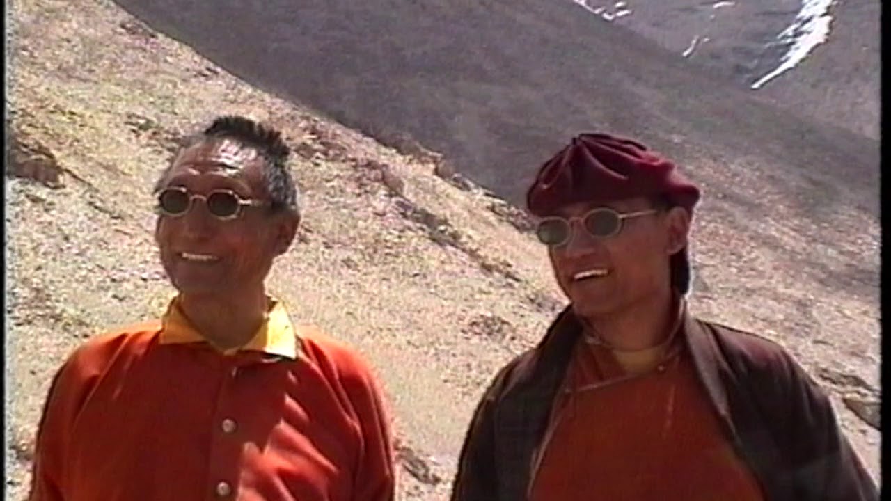 His Holiness GYALWANG DRUKPA & BAIRO RINPOCHE "Lama Tchenno" - YouTube