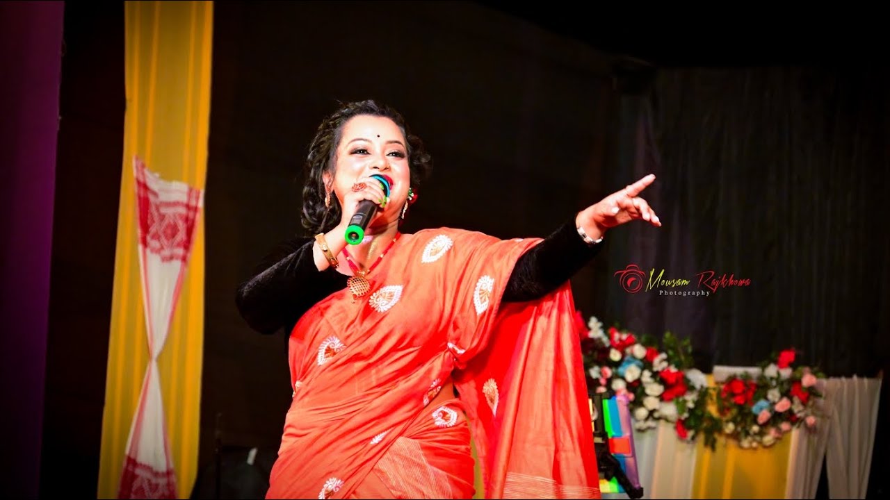 Hiya Diya Niya live by Manmita Bharadwaj from Golaghat,Balijan - YouTube
