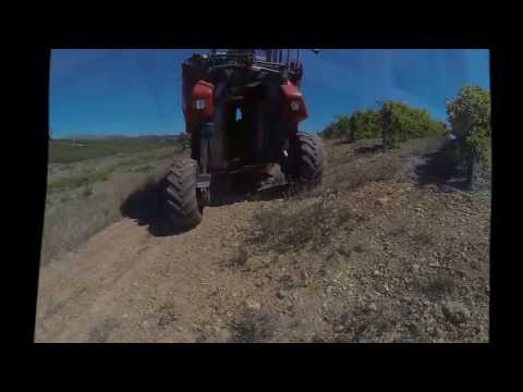 German-Grape-Services  South Africa Grapeharvesting with Frans and Martin with ERO SF 200