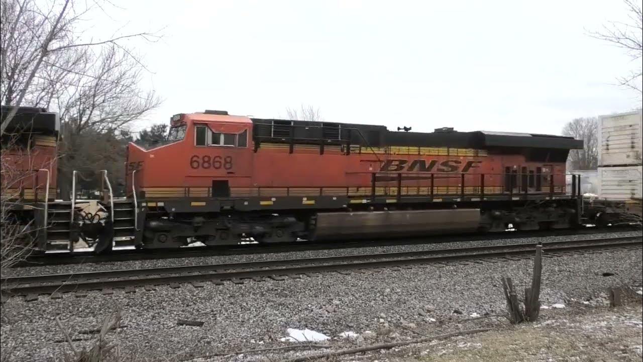 BNSF 7290 East in Wyanet, IL 2/14/22 - YouTube