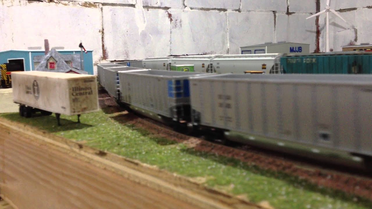 IAIS HO coal train - YouTube