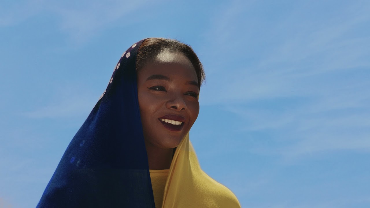 Awane, exceptionnelle à ta manière - YouTube