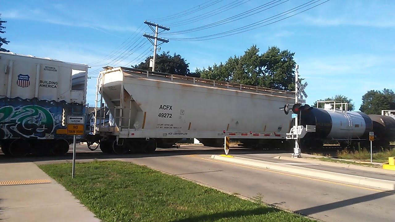 Fast UP Freight Cars at Rochelle 08-24-2019 - YouTube