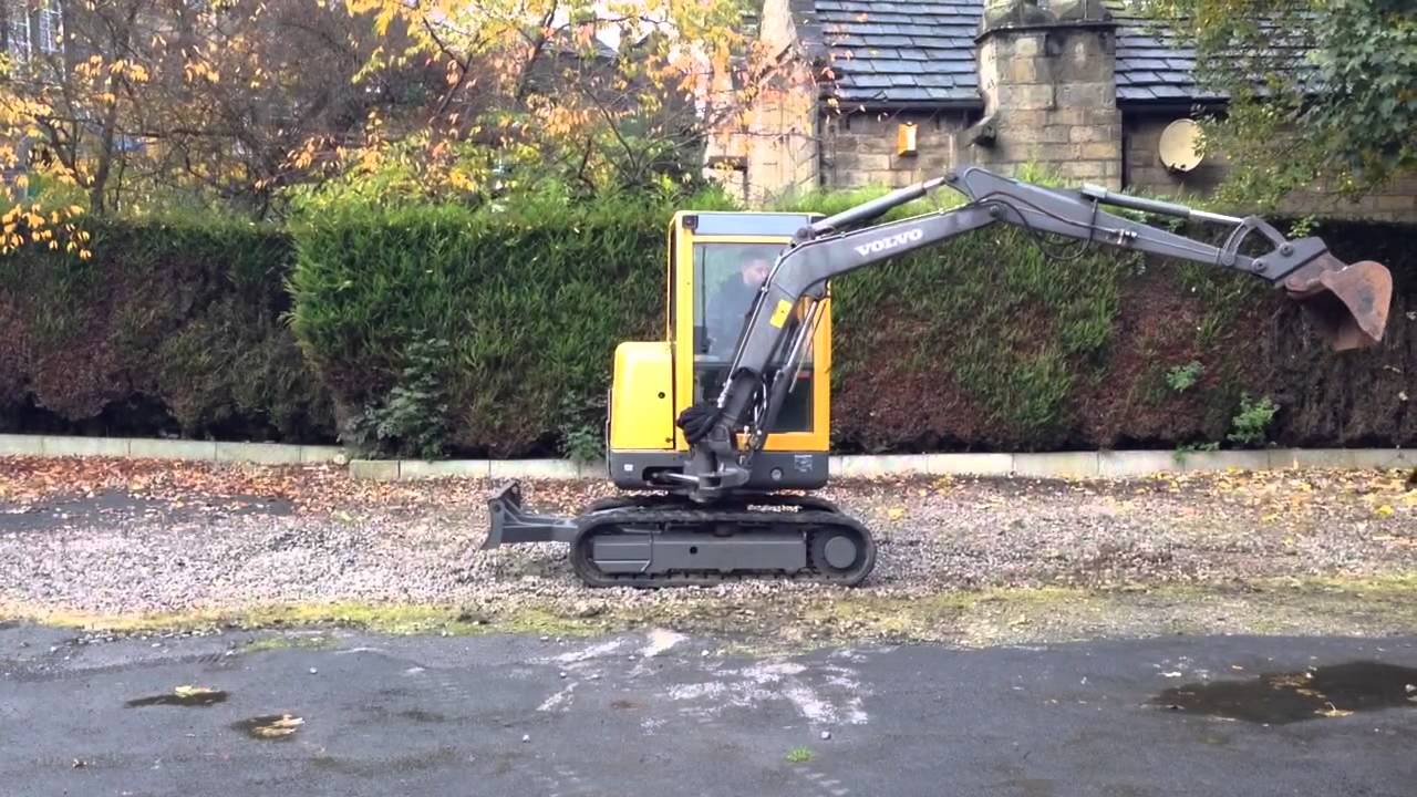 VOLVO EC25 MINI EXCAVATOR - YouTube