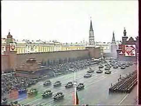 蘇聯解體前最後的閱兵 The last Soviet military parade in 1990 - YouTube