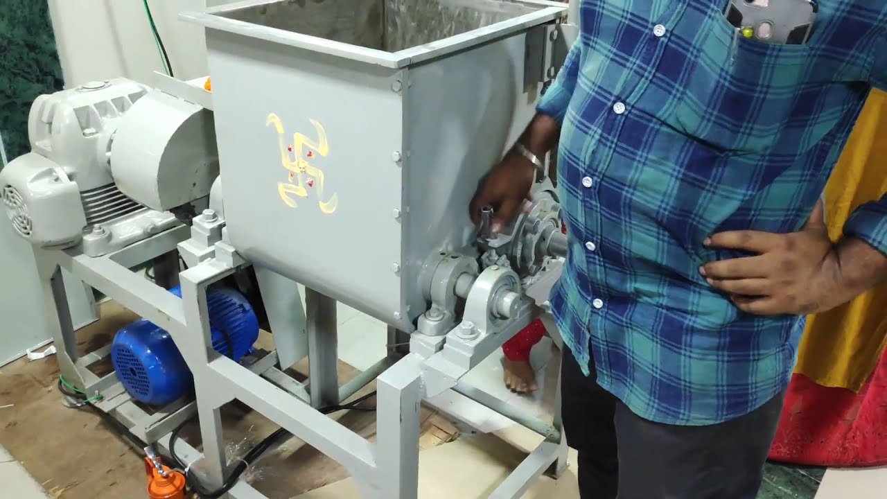 Mini Sigma Mixer for Toiletry Soap Bath Soap - YouTube