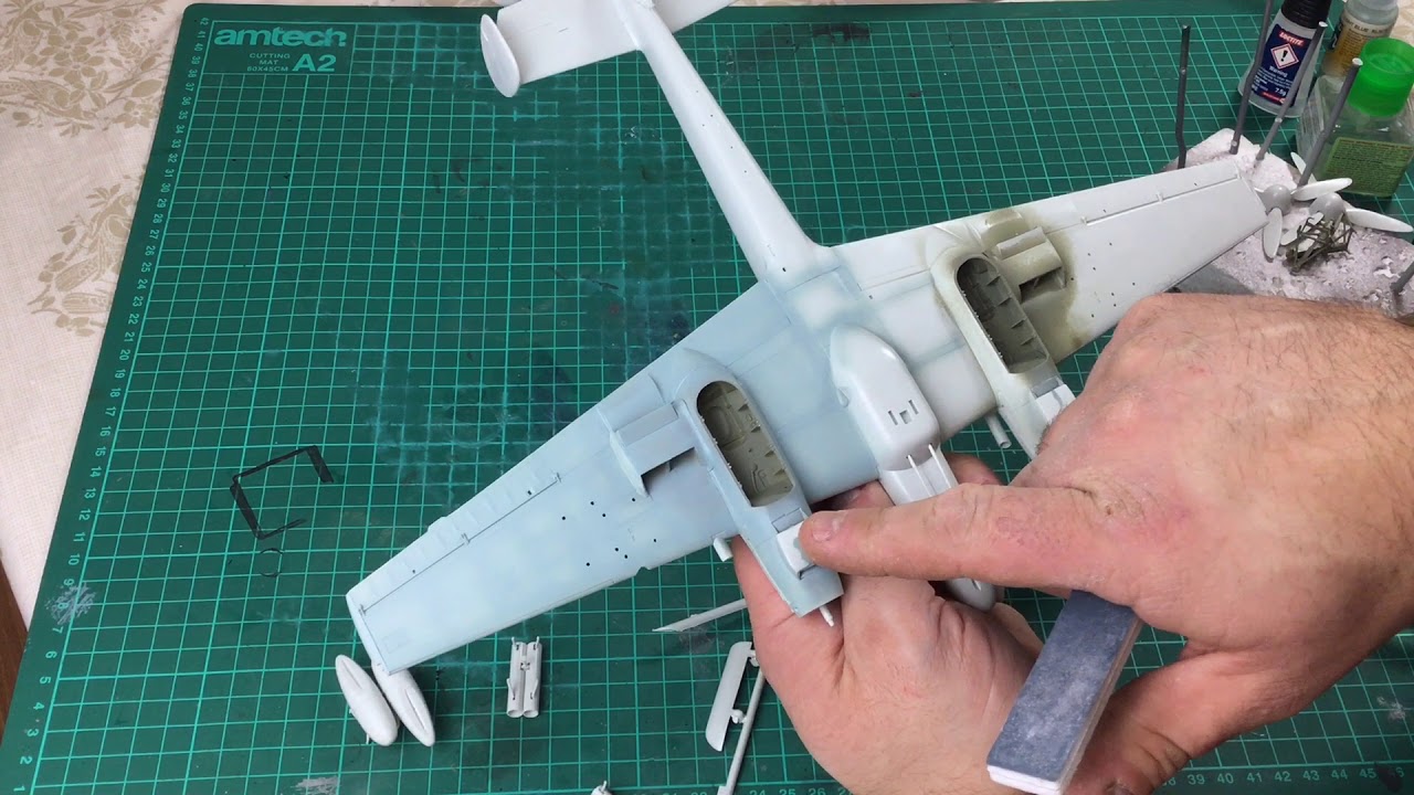 Painting and Shading with Vallejo Model Air Acrylics, Part 1 - YouTube