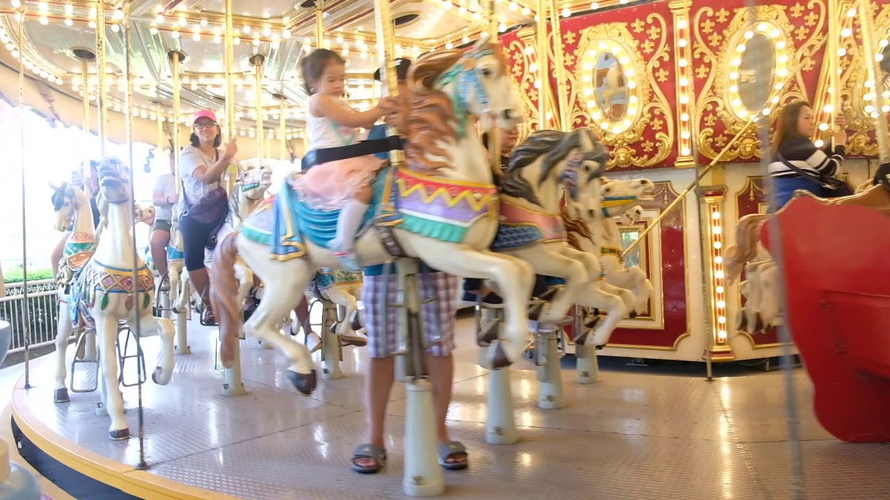 Grand Carousel @ Enchanted Kingdom | Margaux & Daddy - YouTube