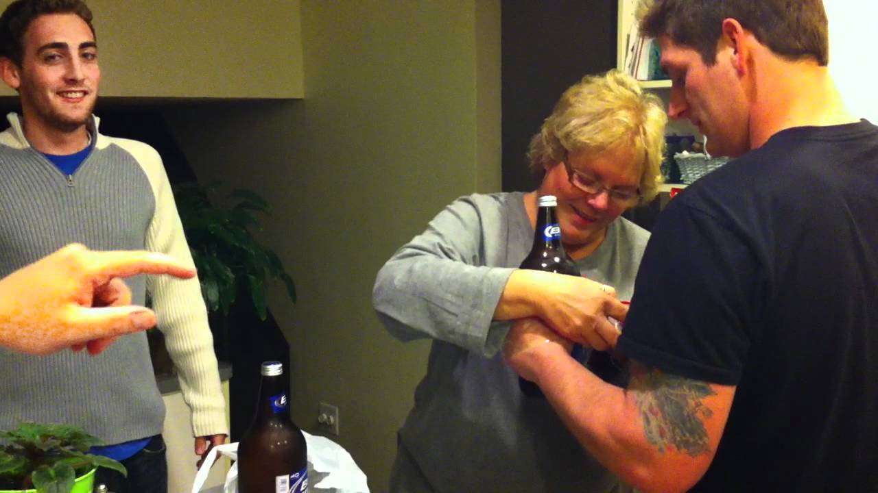 Edward Forty Hands - YouTube