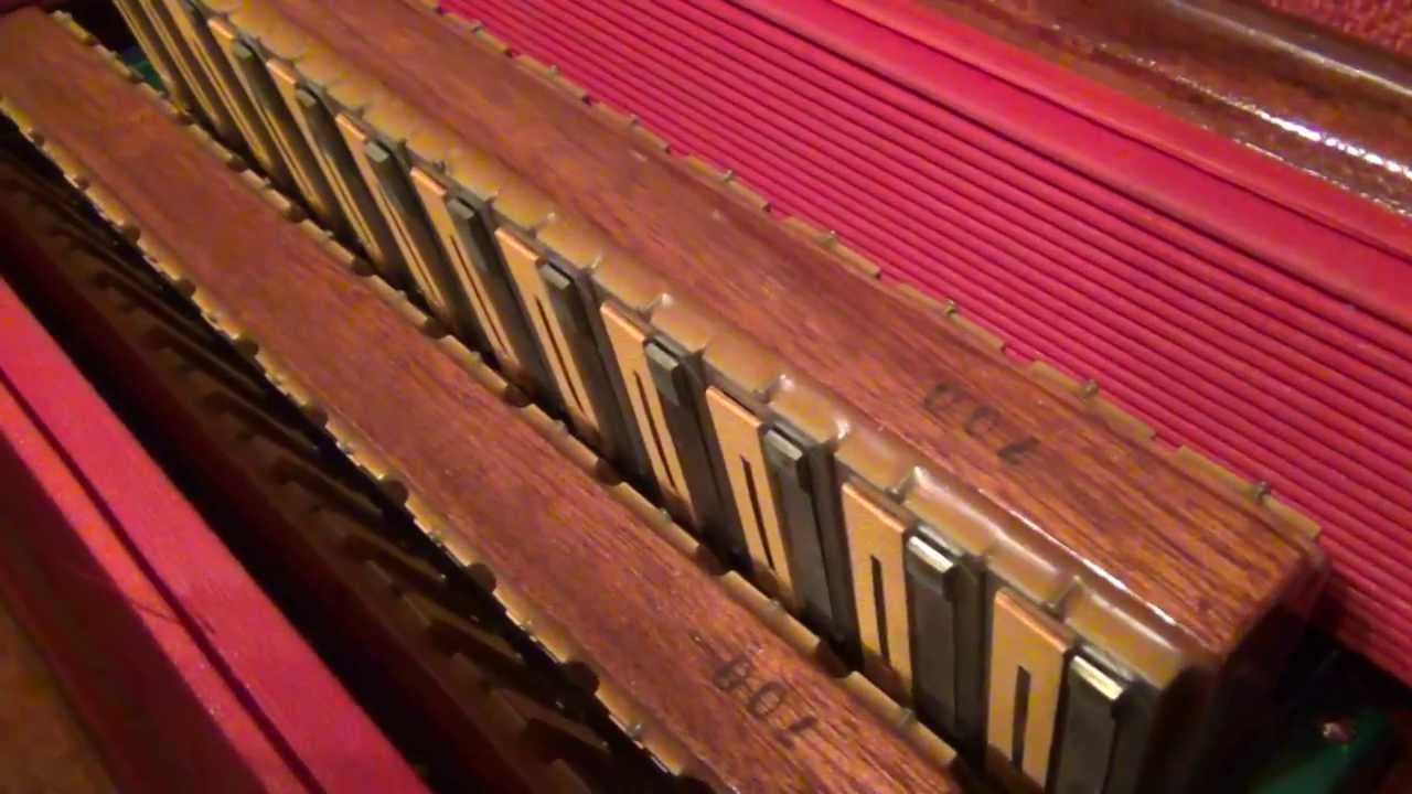 Accordion Giulietti Classic 127 Cassotto inside - YouTube