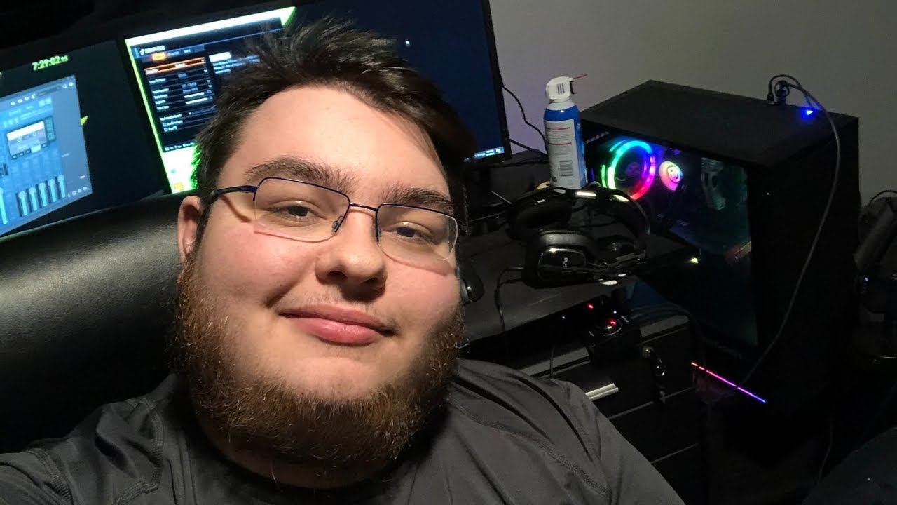 PUTTING TOGETHER MY BRAND NEW SETUP! Setup Reveal + Tour (2021) - YouTube