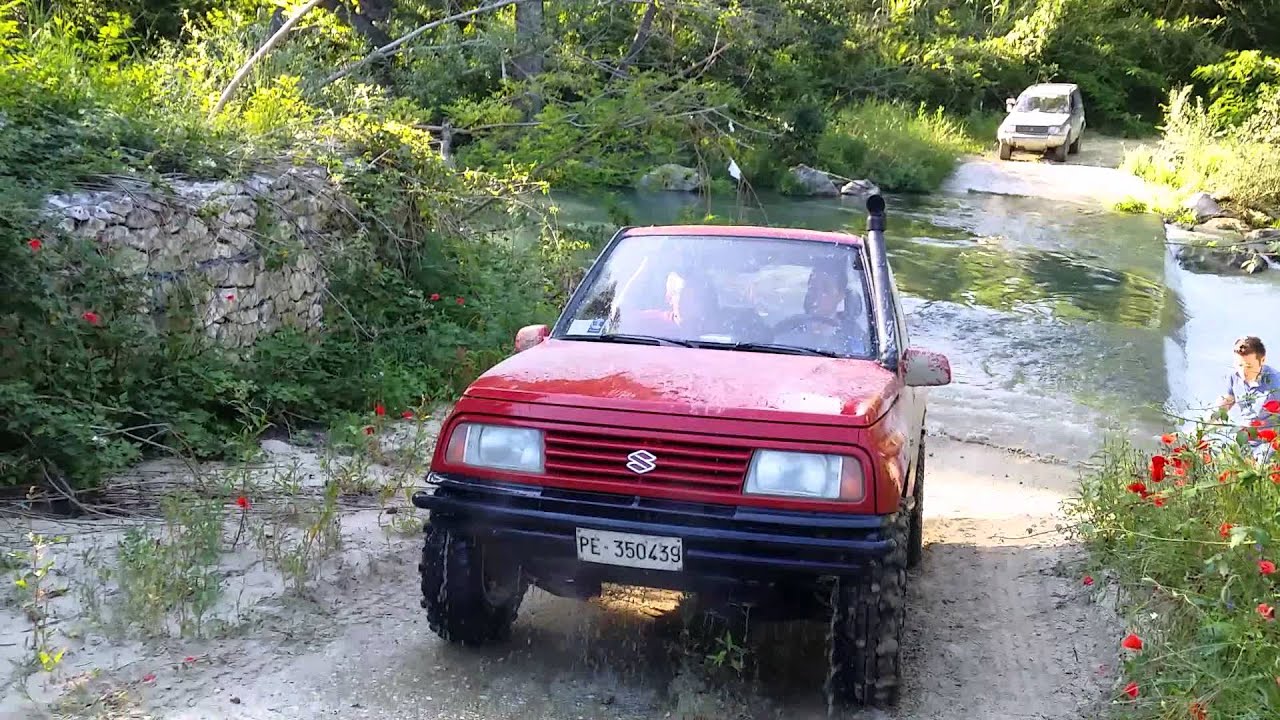 Suzuki Vitara and Mitsubishi Pajero deep water HD - YouTube