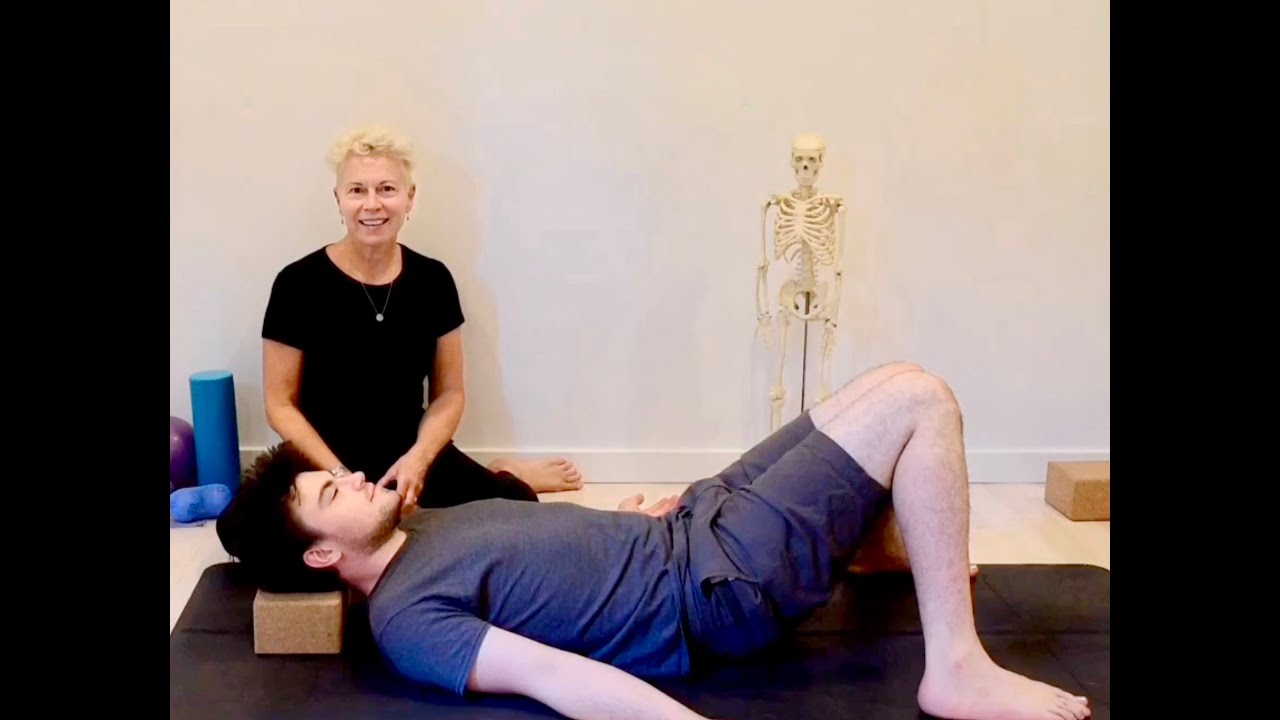 FULL BODY ROLL DEMO w/ Lynn Ursic - YouTube