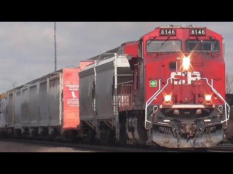 CP 8146 Leads CPKC 130 through Pine, IN - YouTube