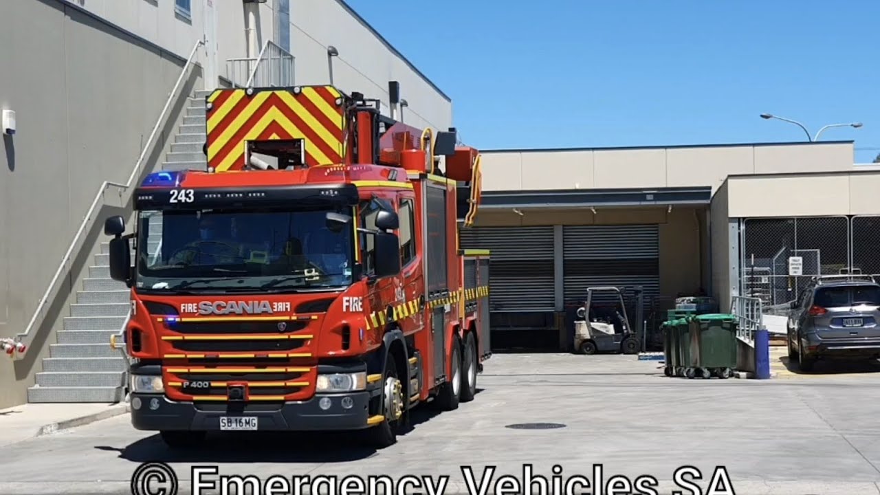 Scania P400 Aerial Combination Pumping Appliance & Scania P320 pumper ...