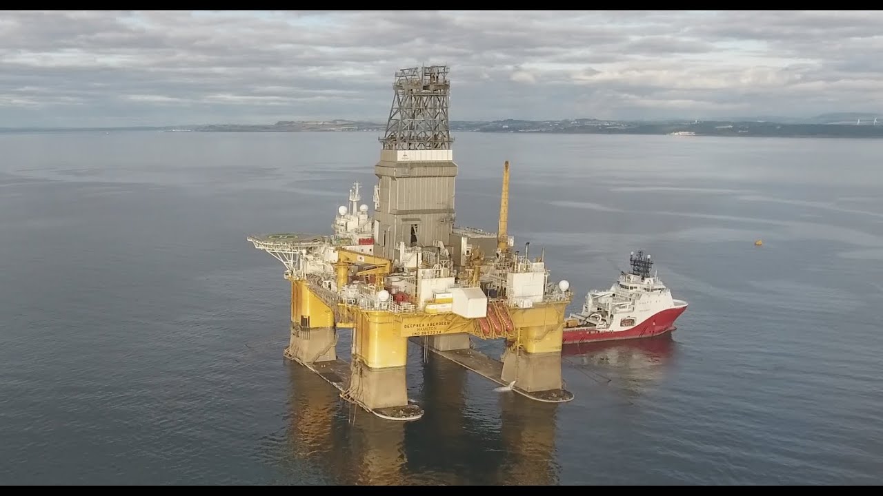 SIEM GARNET and DEEPSEA ABERDEEN - YouTube