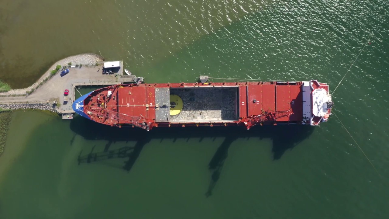 Submarine Cable Loading - YouTube