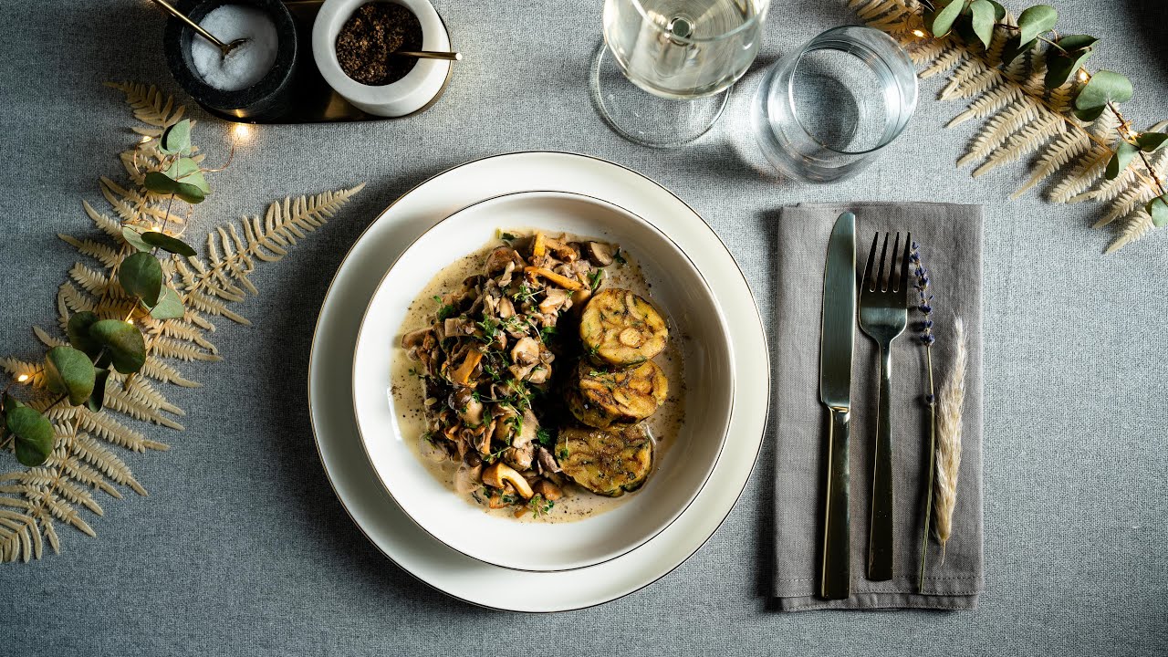Mushroom ragout with pretzel dumplings - YouTube