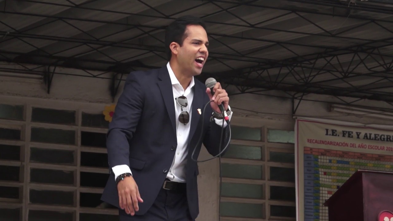 Tony Selvaggio CEO of eSmart Recycling with students from Fe y Alegria ...