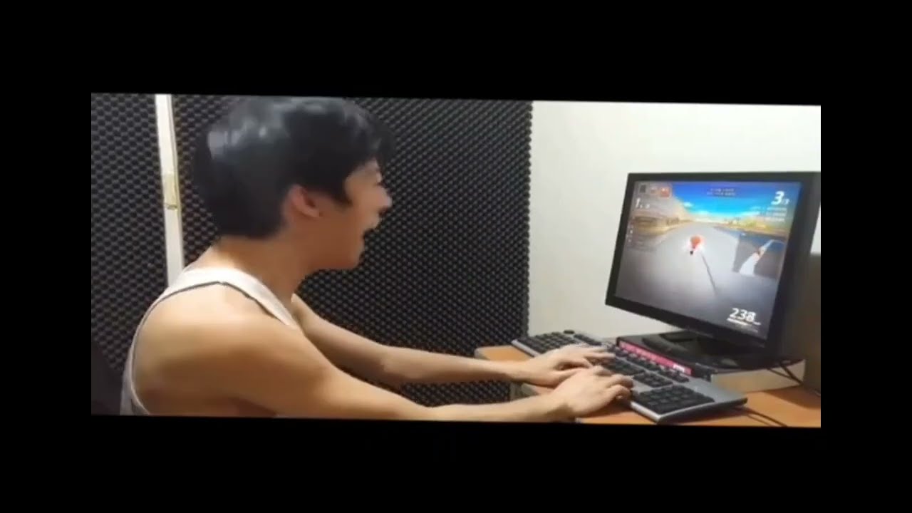 Angry Korean Gamer Break Computer - YouTube