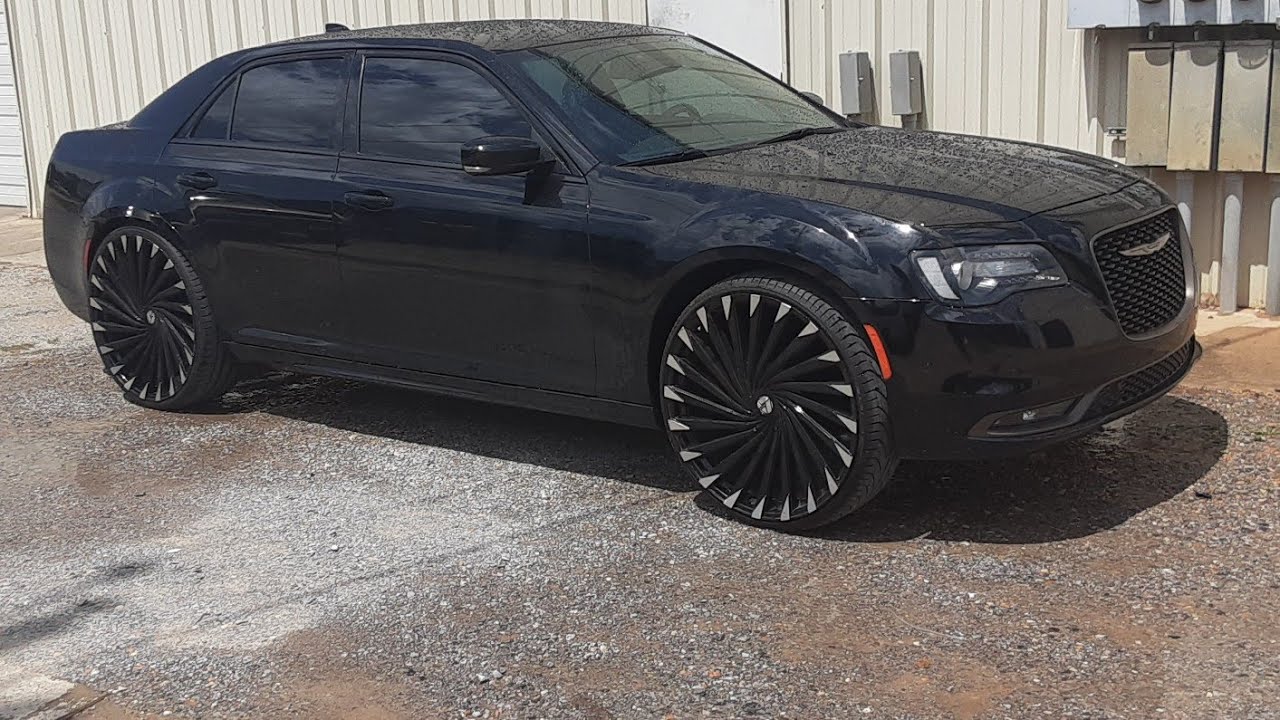 Chrysler 300 lifted for 26s - YouTube