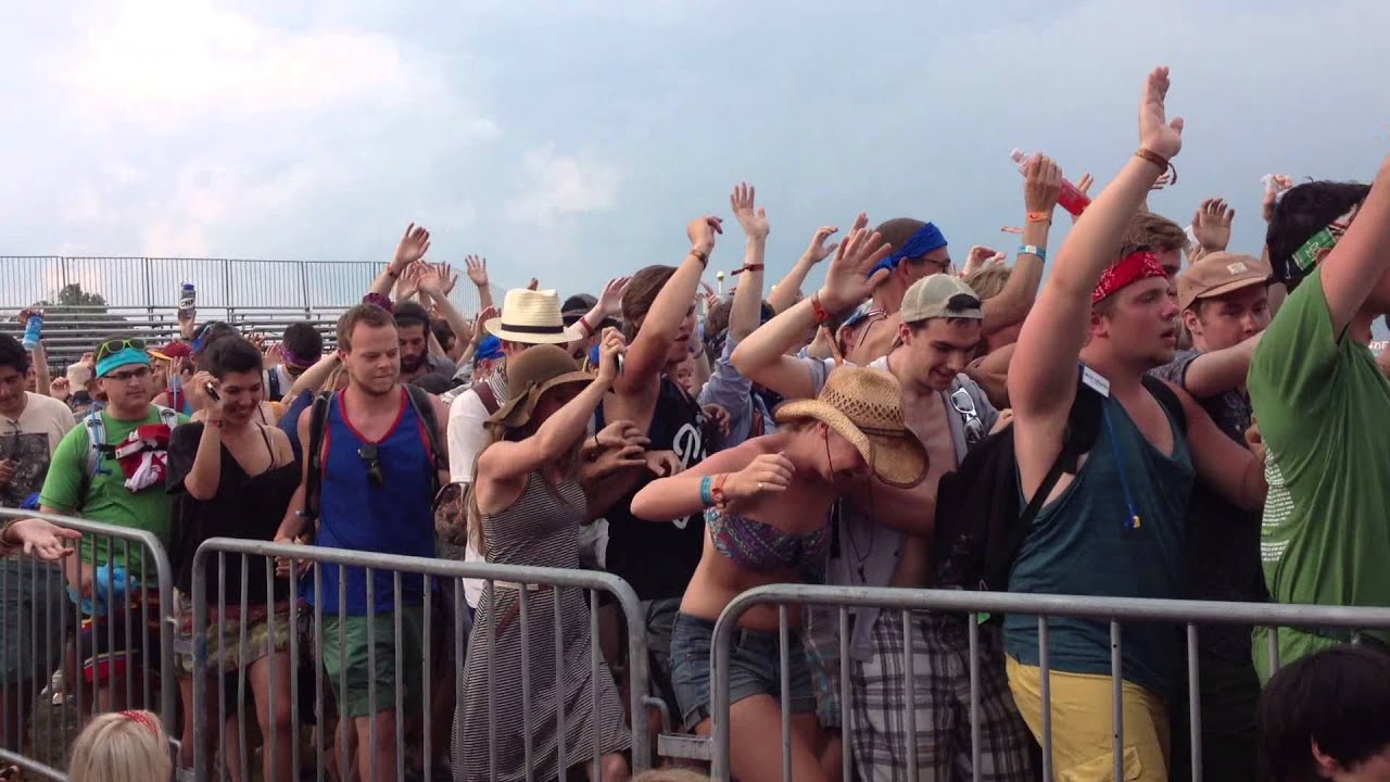 Pit Line for The National (Bonnaroo 2013) - YouTube